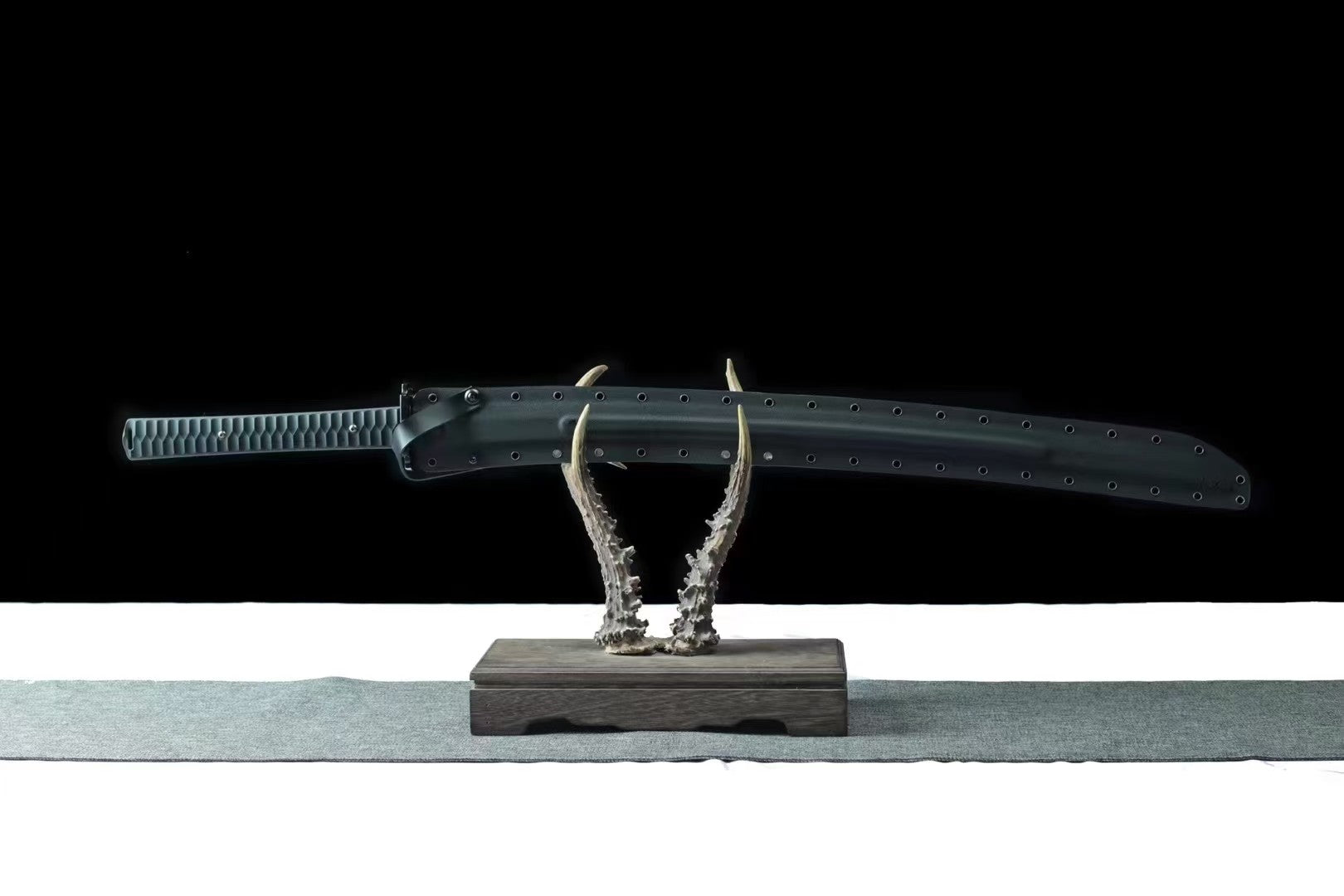 Tactical Titanium-Coated Samurai Sword – BoxKatana