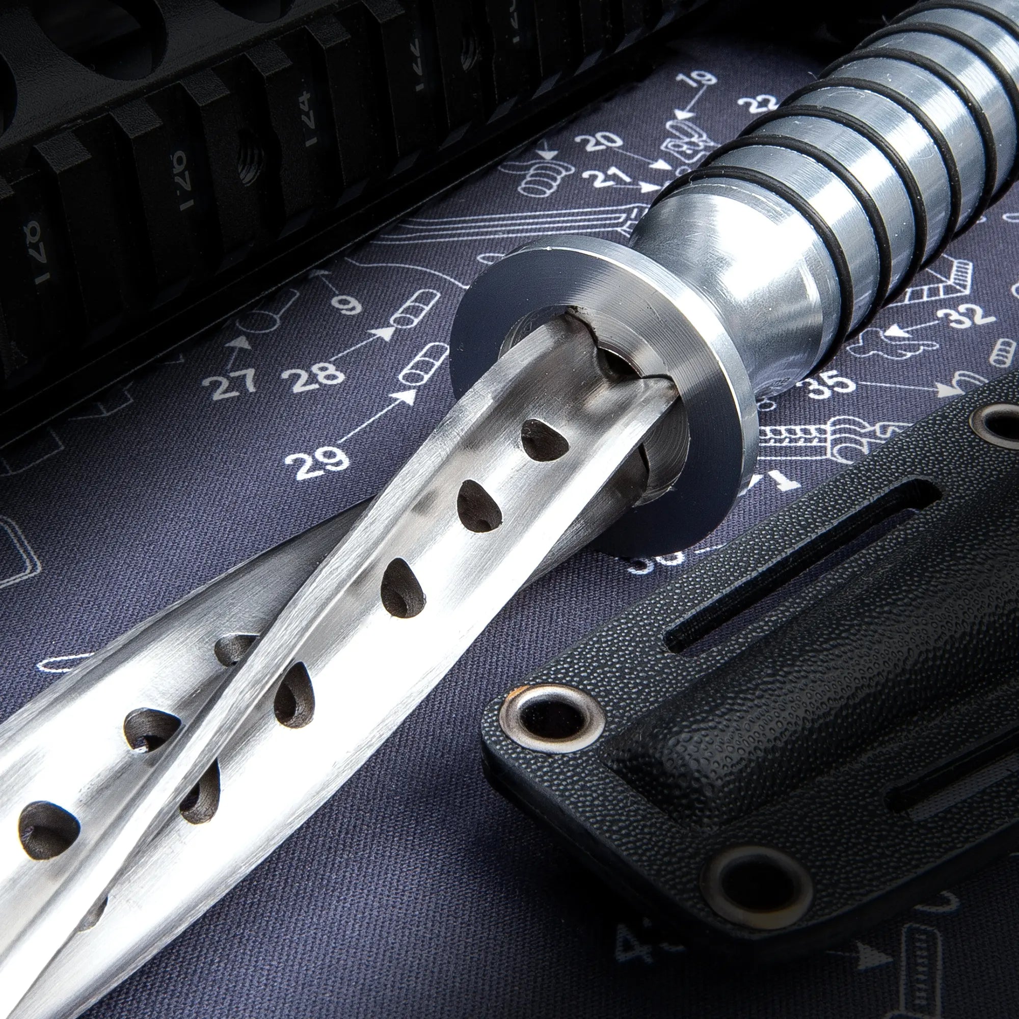 Grey Titanium Spiral Dagger With Sheath – BoxKatana