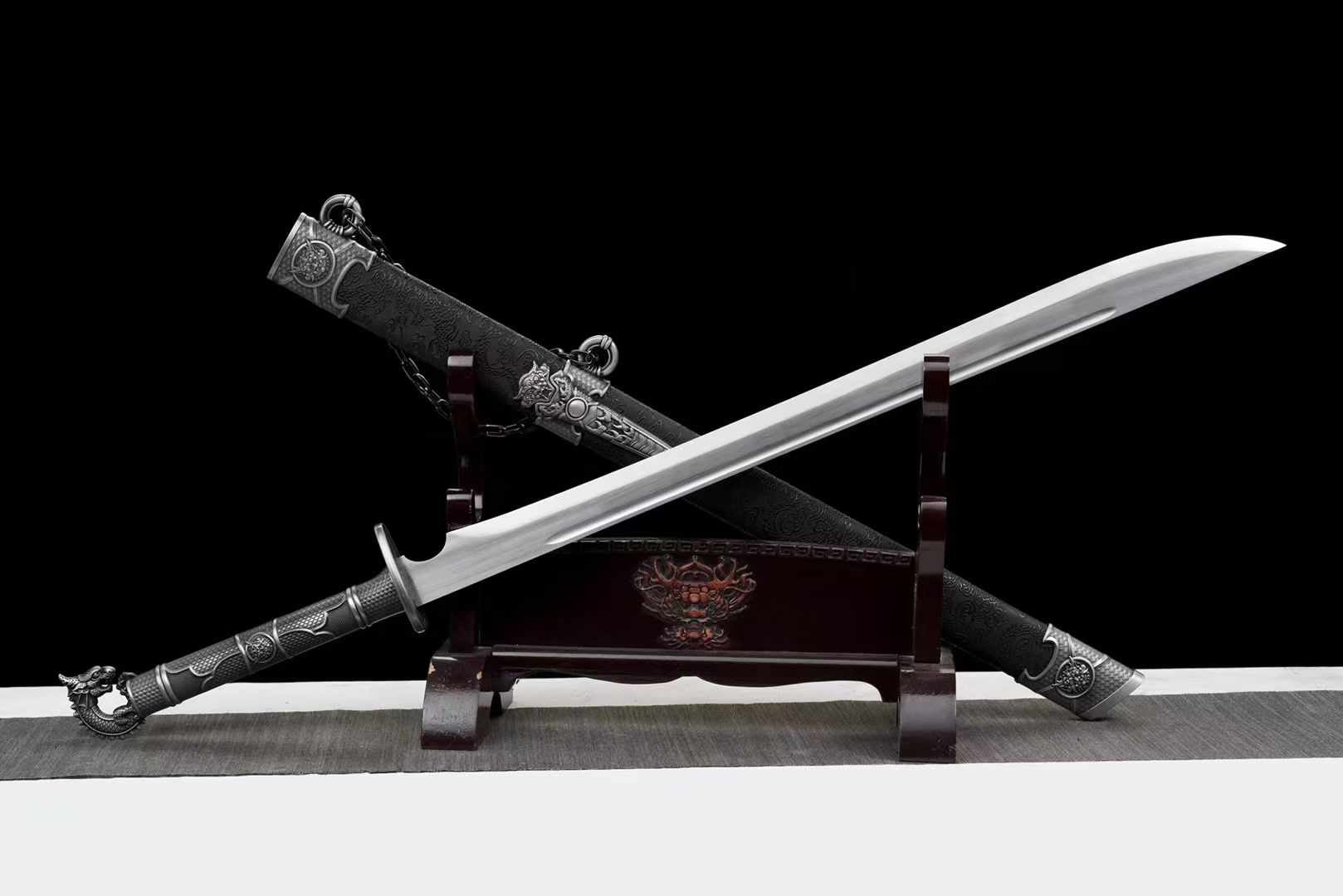 Iron Lock Prison Dragon – BoxKatana