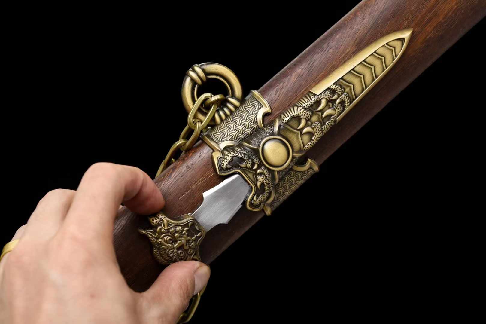 Iron Lock Prison Dragon – BoxKatana