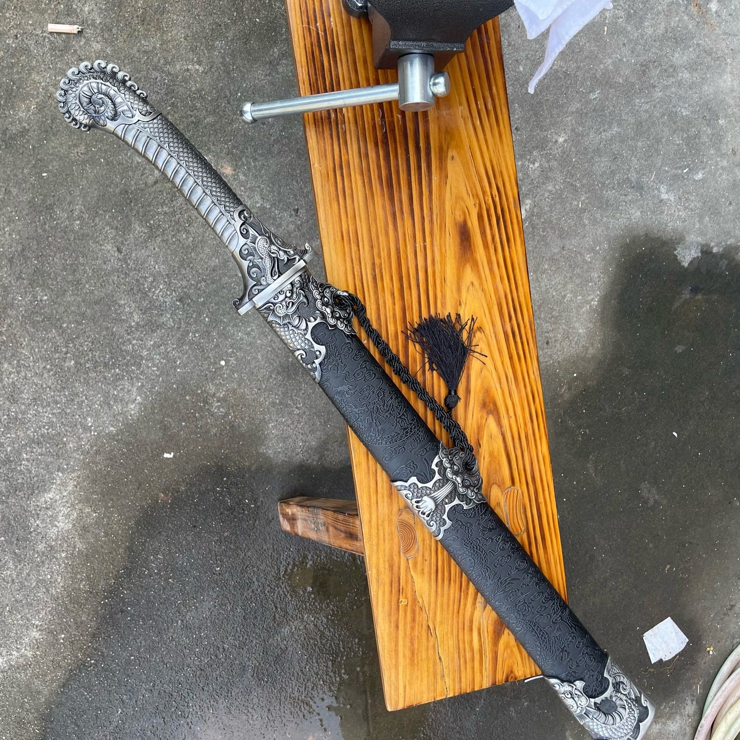 Tiger Tamer Dragon Slayer Saber – BoxKatana