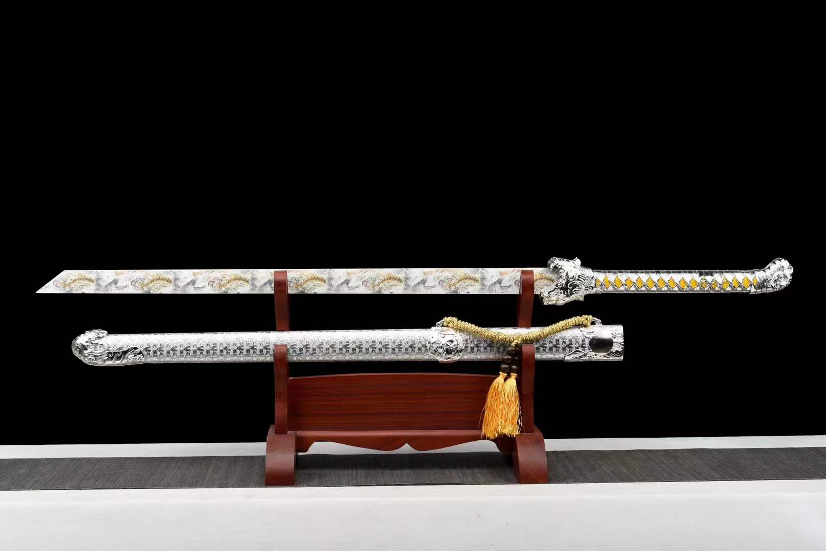 Handmade Tsunami Tiger High Manganese Steel Chinese Sword With Tiger p ...